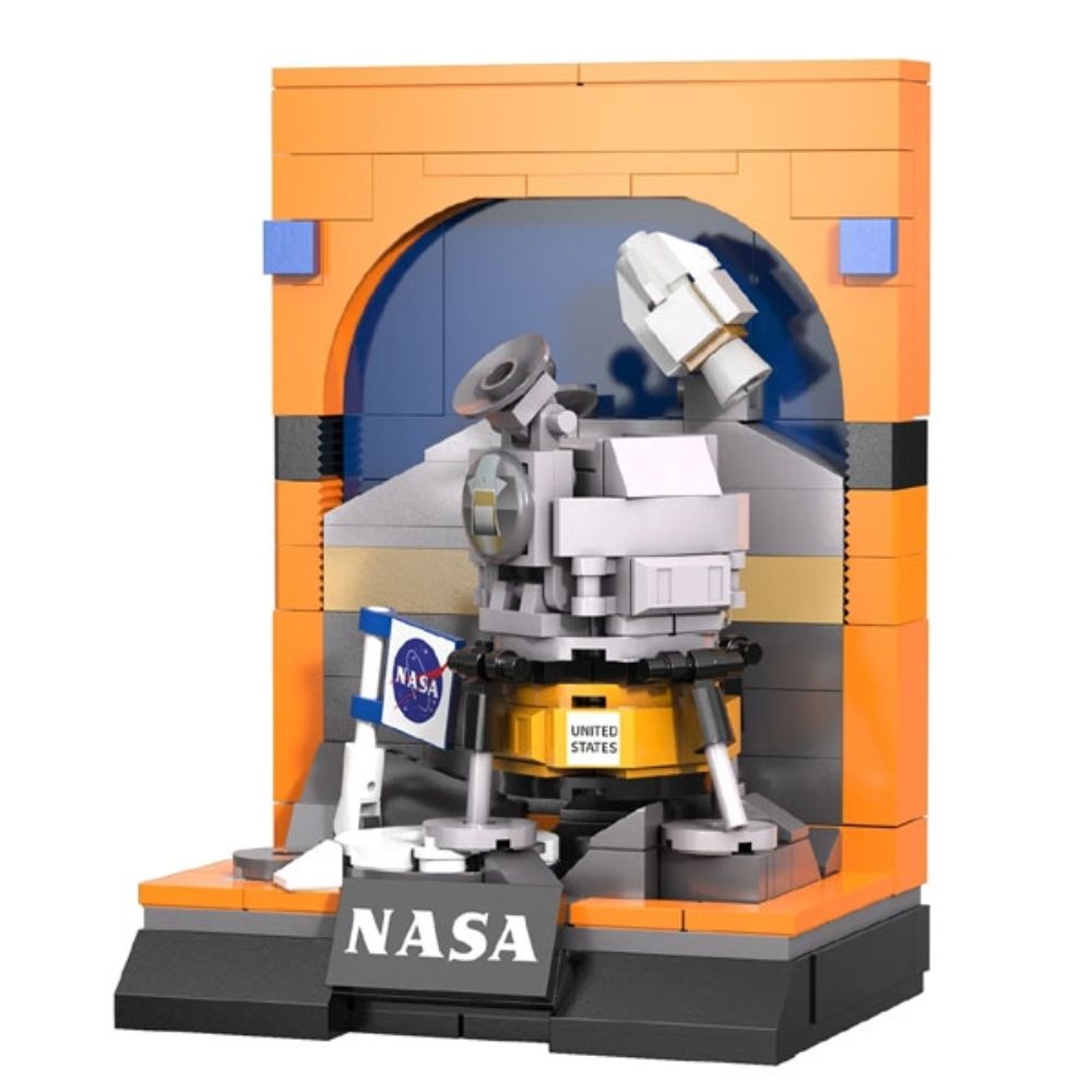 CaDA NASA Apollo 11 Lunar Module Diorama – Toys4you
